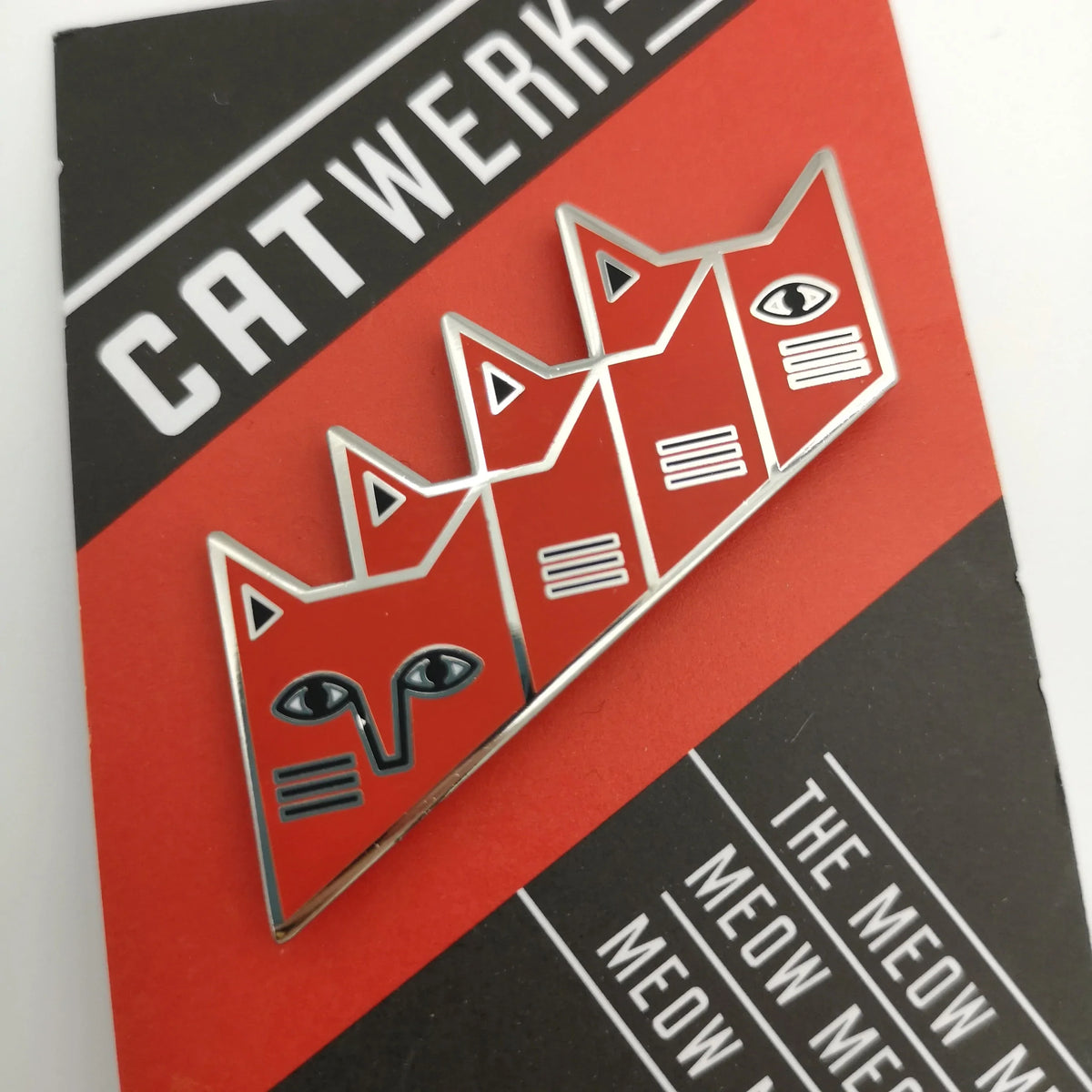 Katzen-Pin "Catwerk" aus Emaille | Sir Mittens